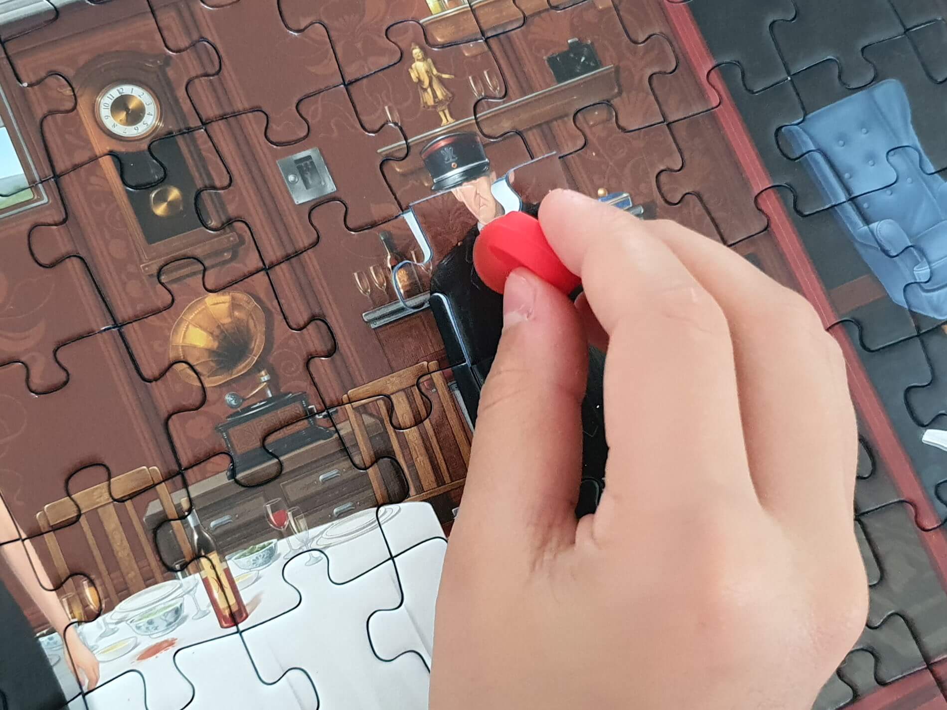 Puzzle trifft Krimispiel: Ravensburger Puzzle X Crime - Mutter & Söhnchen